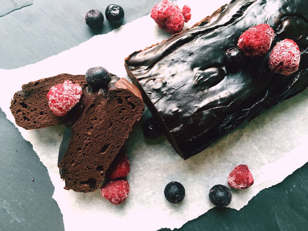 Super protein avocado chocolate cake by Stance - Gymjunkies l Fitness ...